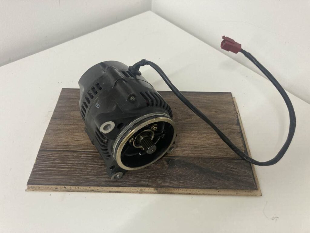 Yamaha FZ 750 (85-88) - Generátor